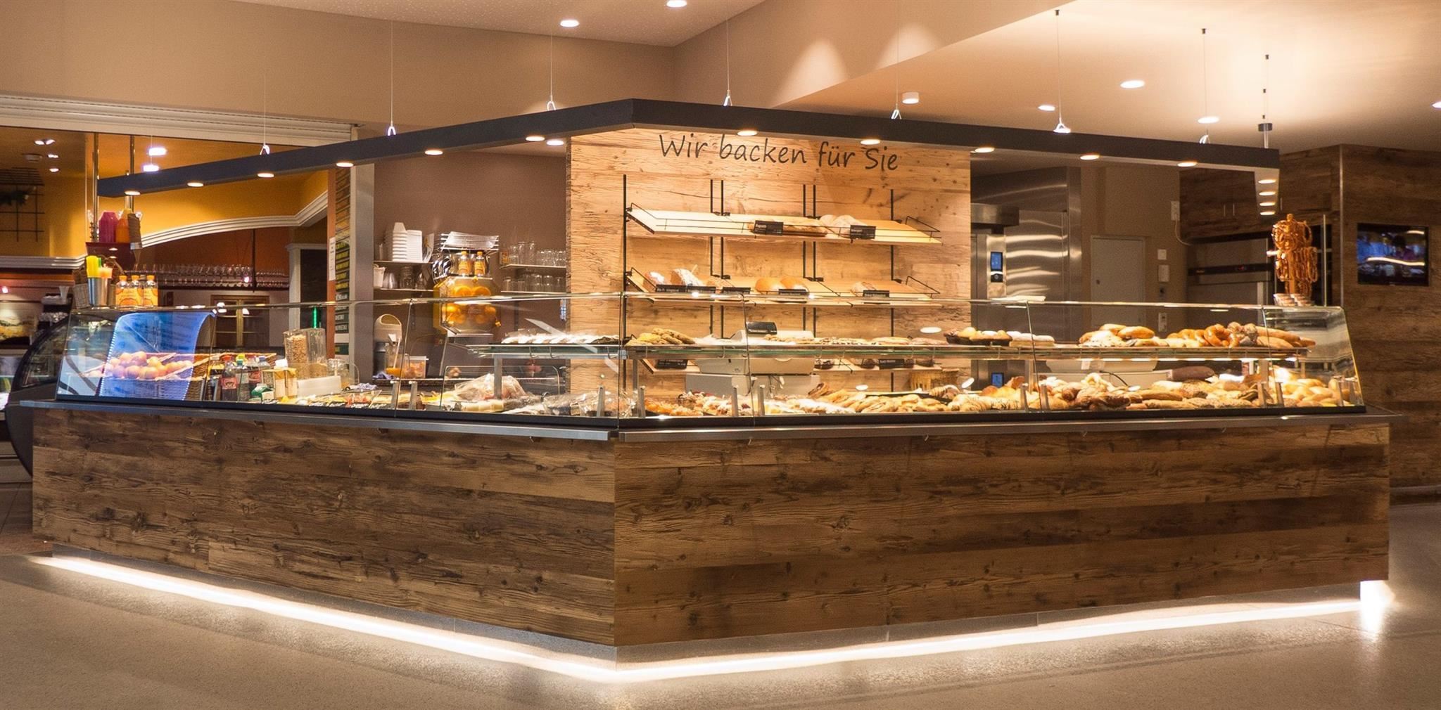 Nannis Bakery/Patisserie